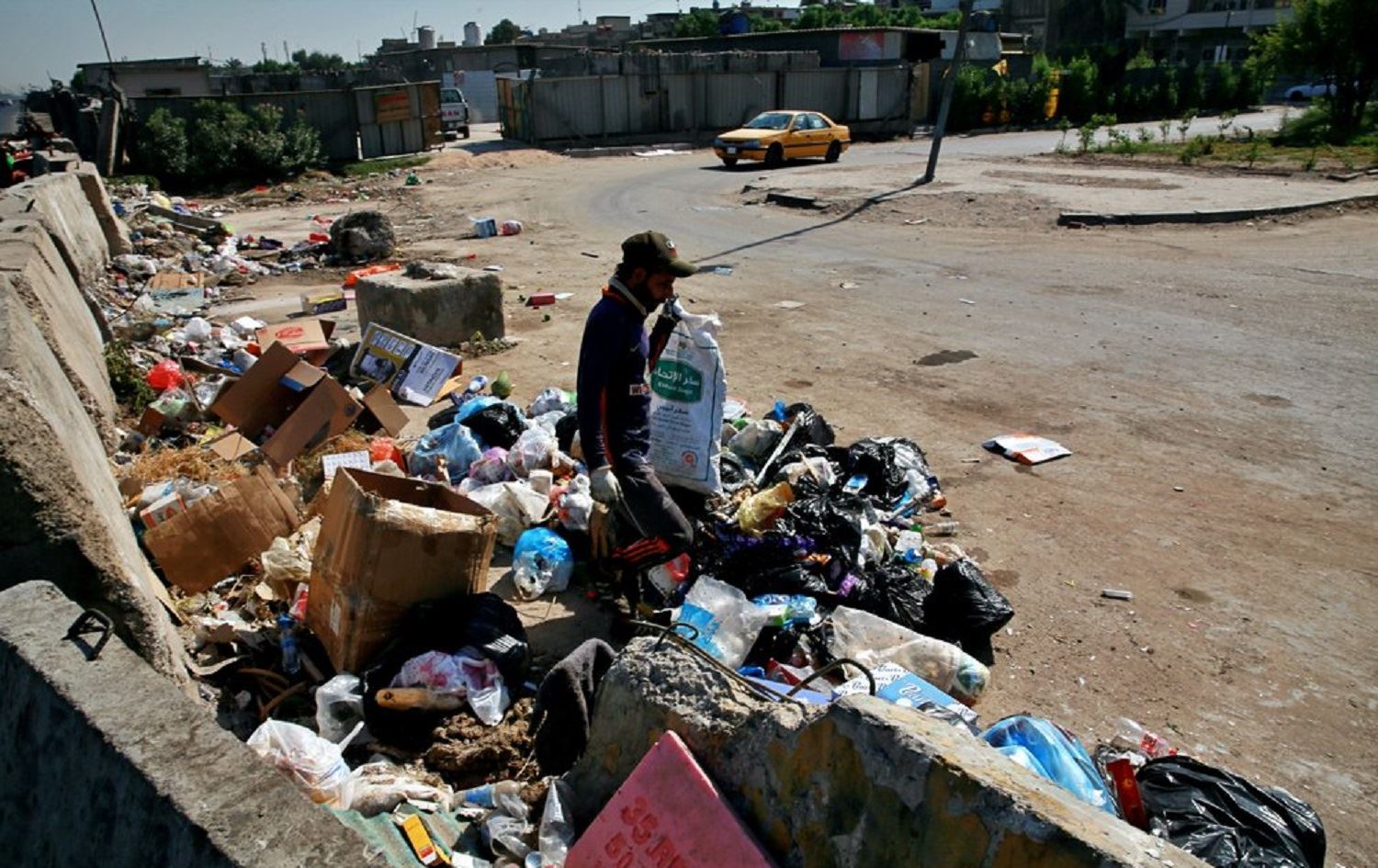 Iraqis despair as millions projected to fall into... | Rudaw.net