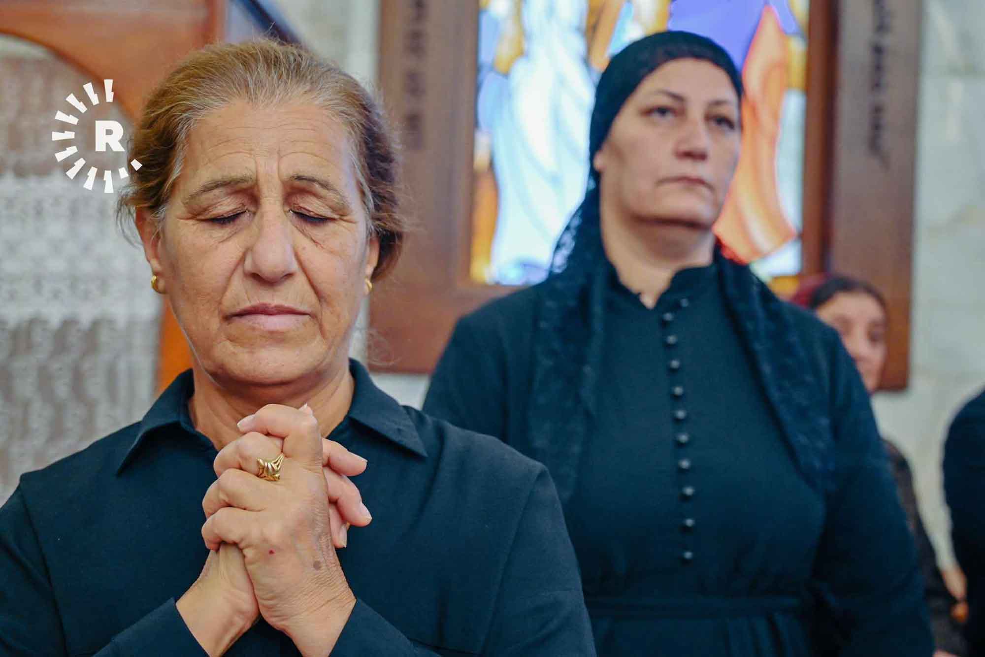 Hamdaniya holds funeral mass for wedding fire... | Rudaw.net