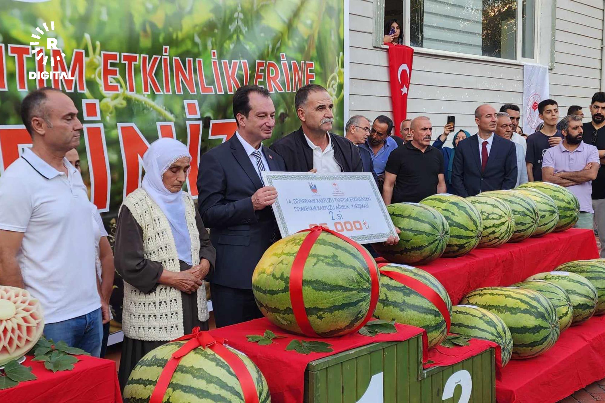 Diyarbakır'da 72 yaşındaki kadın çitçi karpuz... | Rudaw.net