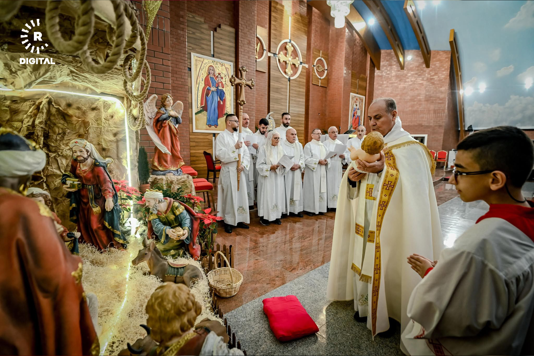 Christians in Erbil celebrate Christmas with joy,... | Rudaw.net