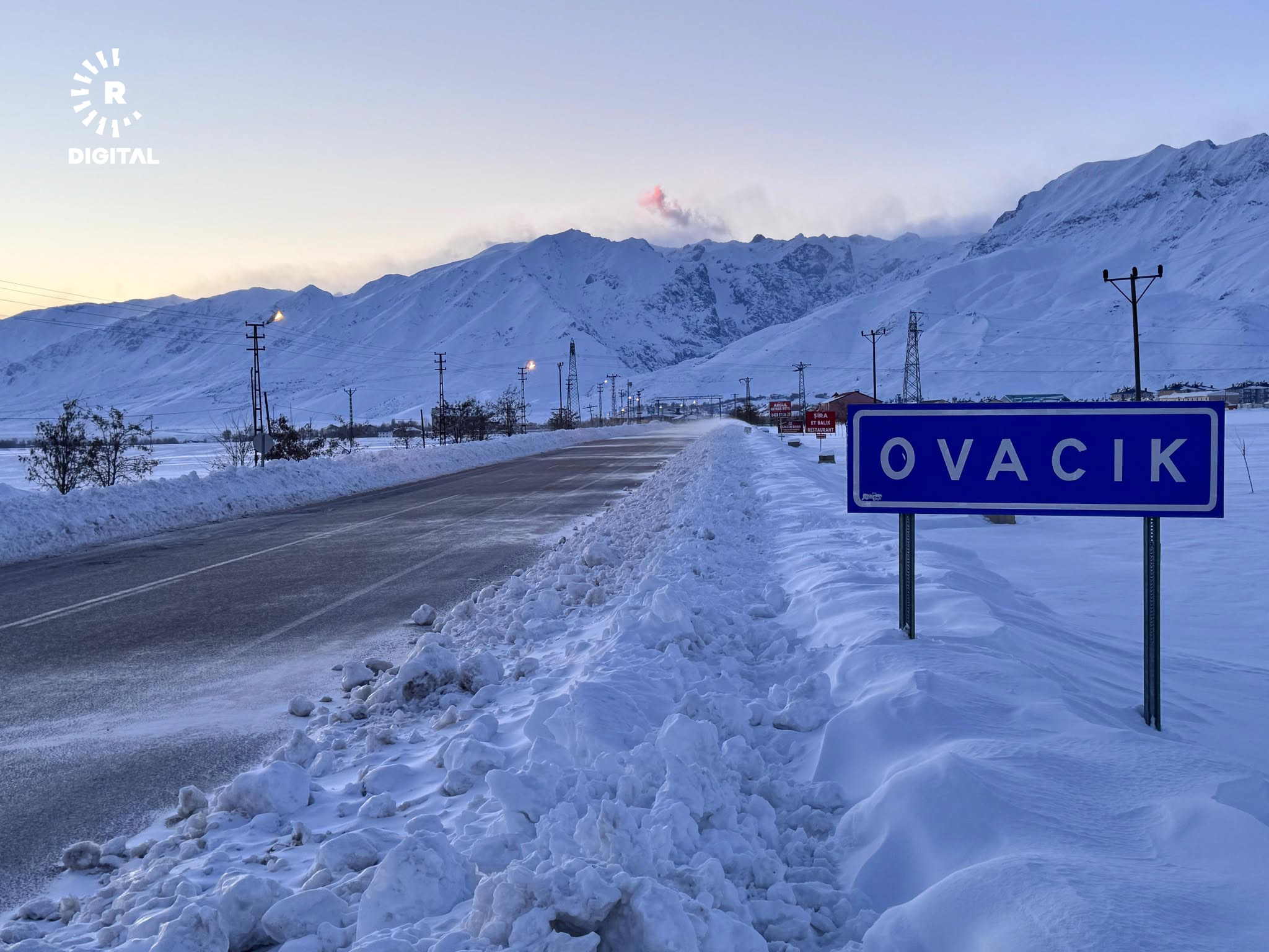 FOTO - Kar cenneti ilçede kar 4 metreden 1... | Rudaw.net