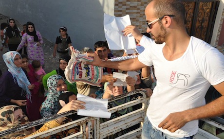 Kurdish Doctor and Expat Volunteers Help Syrian... | Rudaw.net