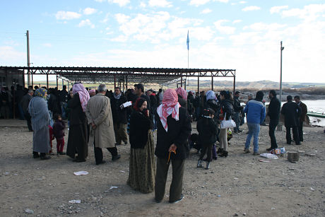 Refugees Stuck Between Kurdish Governments | Rudaw.net