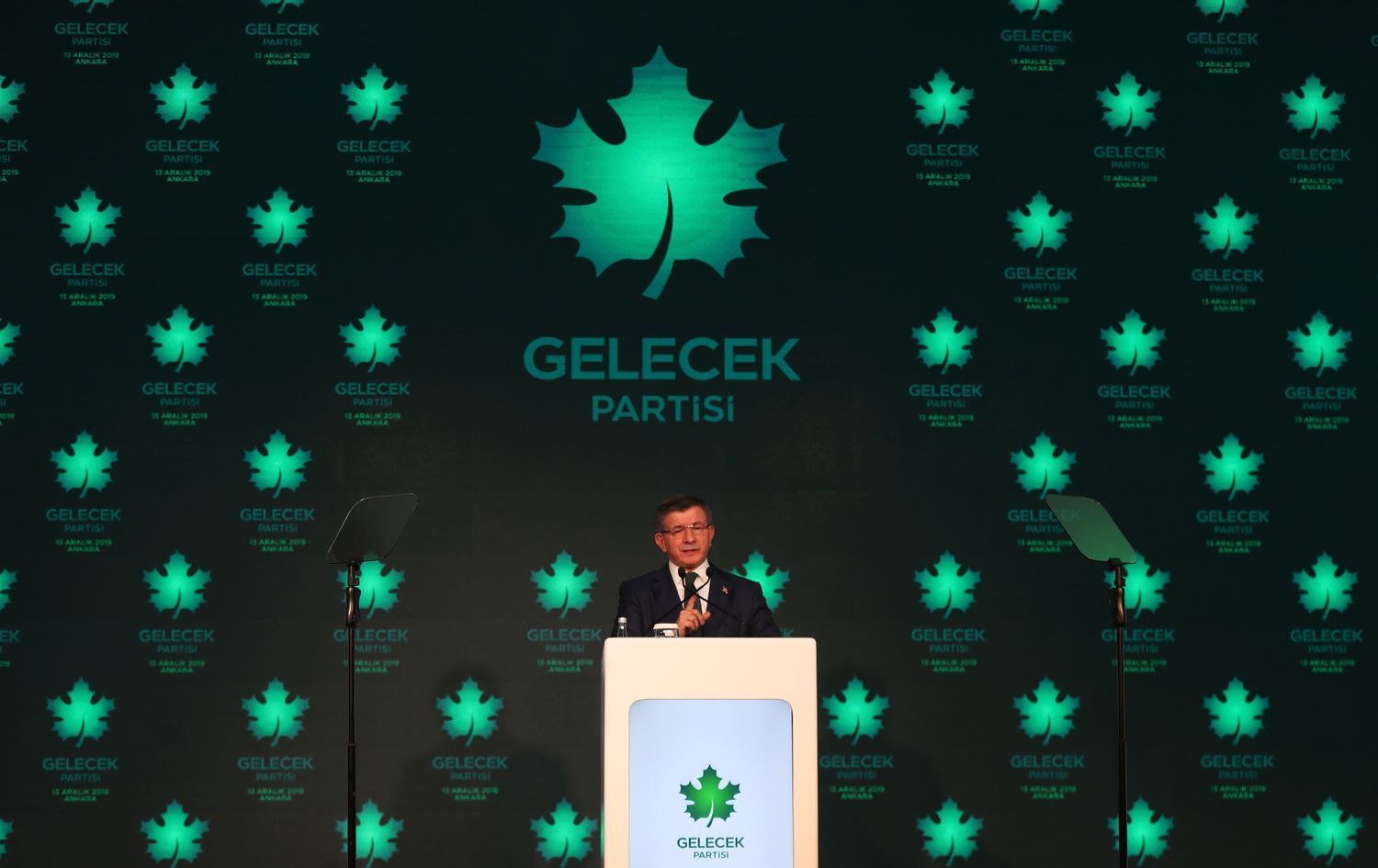 Davutoğlu, Gelecek Parti'nin A Takımı’nı açıkladı | Rudaw.net