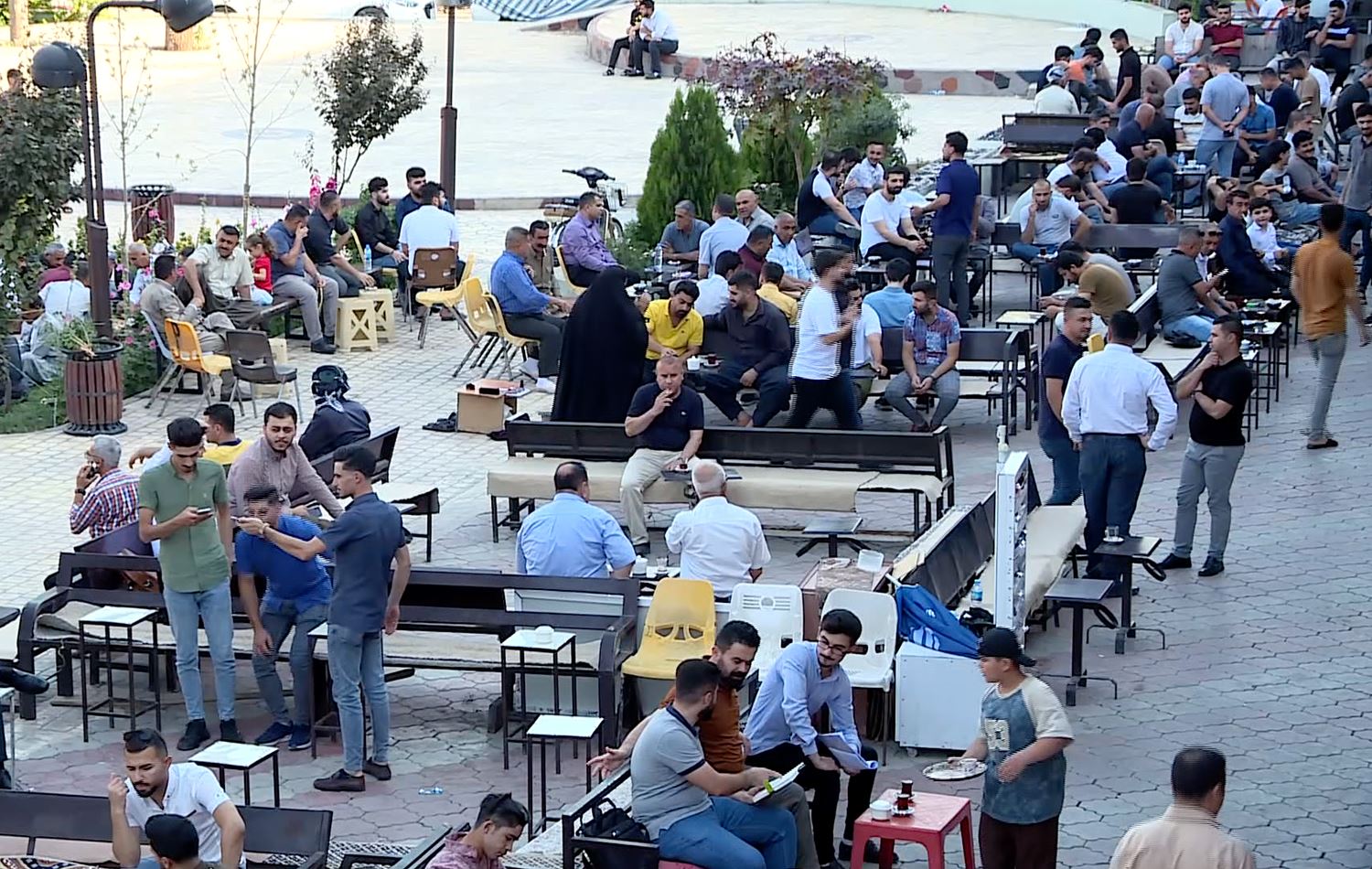 Thousands of Kurds migrate abroad in search of... | Rudaw.net