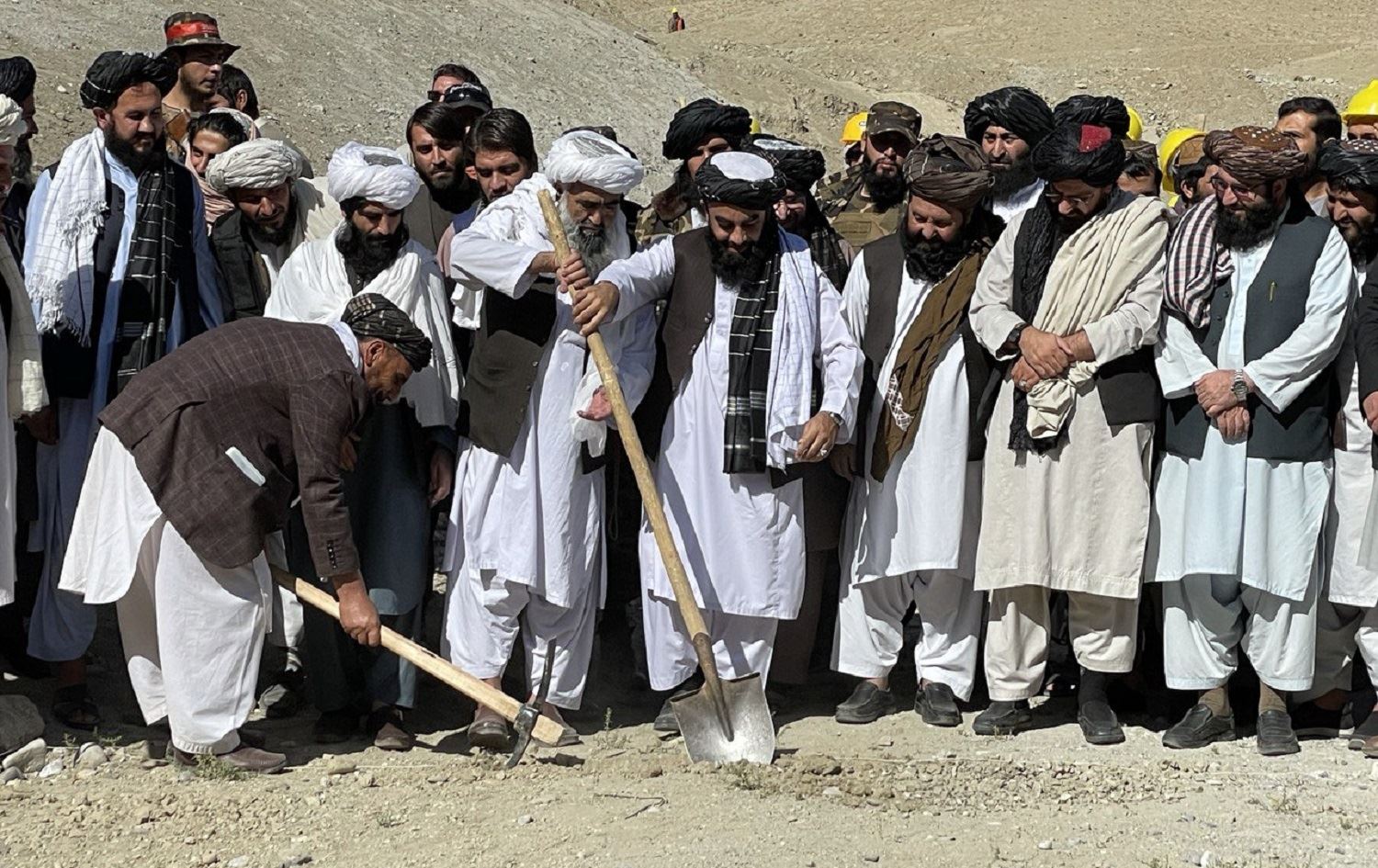Taliban li şûna pereyan genim dide karkeran | Rûdaw.net
