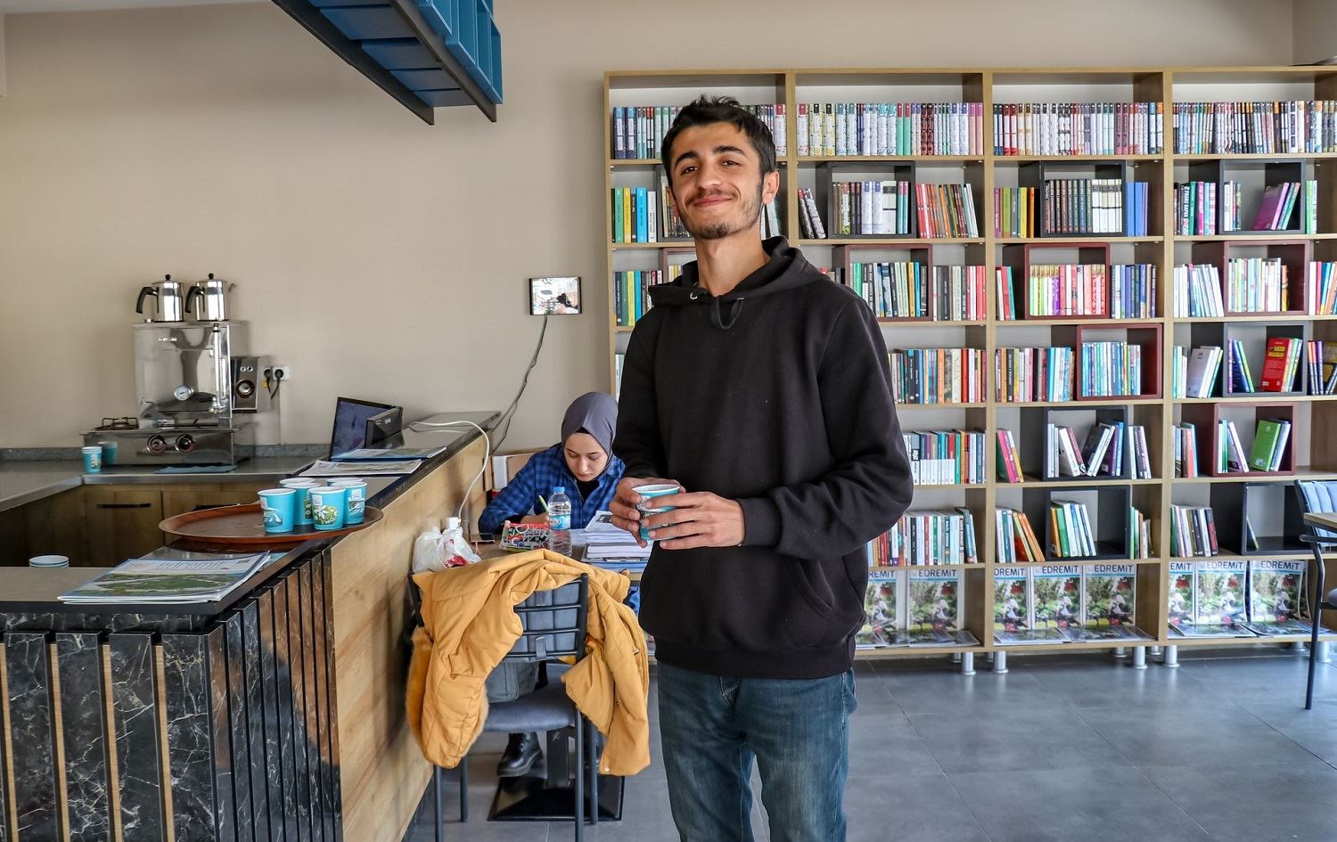 Li Wanê çayxaneya Pirtûk û Qehwe pêşwaziya... | Rûdaw.net