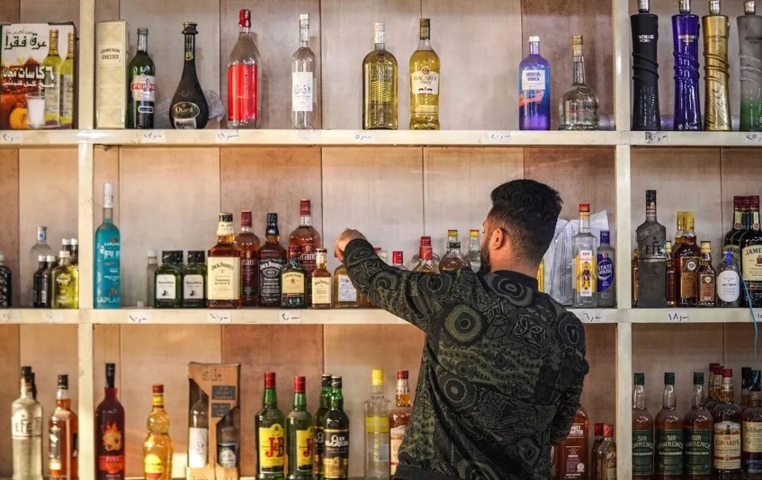 Iraq bans import of alcoholic beverages | Rudaw.net