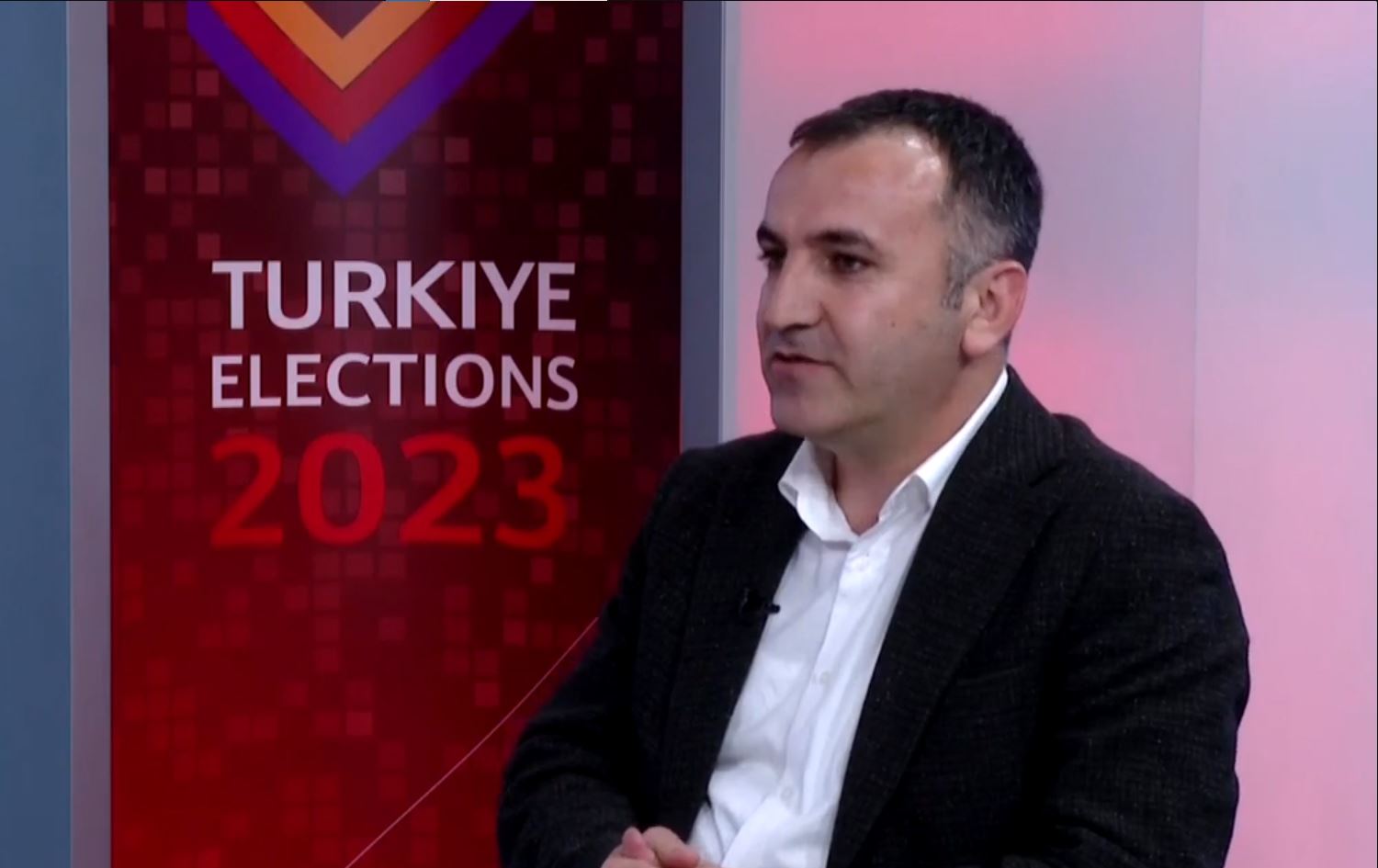 Ferhat Encu: Kurdên di AK Partiyê de ji ber... | Rûdaw.net