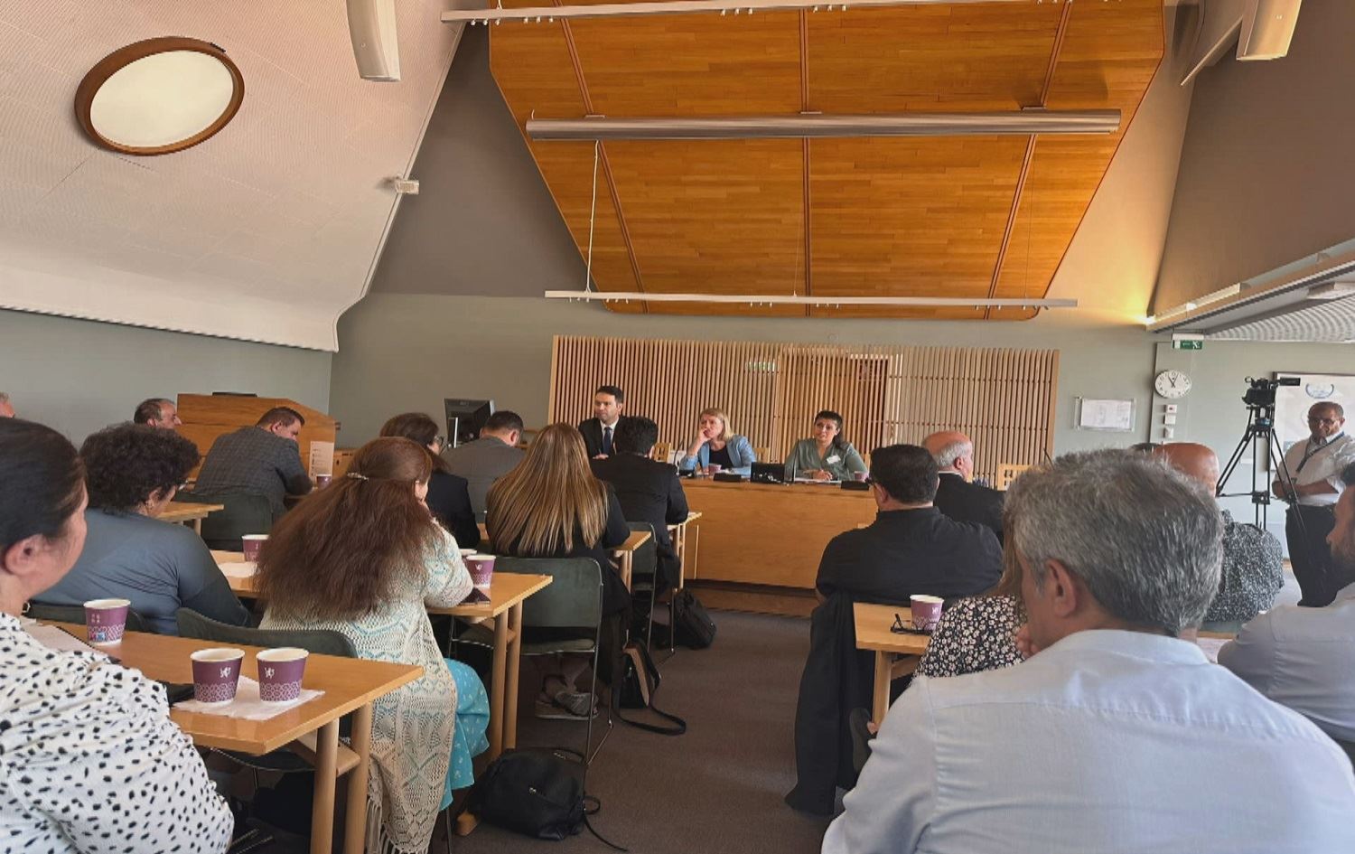 Şandeke Revenda Kurdî bi Wezîra Derve ya Norwecê... | Rûdaw.net