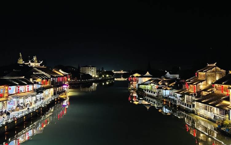 ÇÎN - Zhujiajiao bi dîmenên xwe yên balkêş bala... | Rûdaw.net