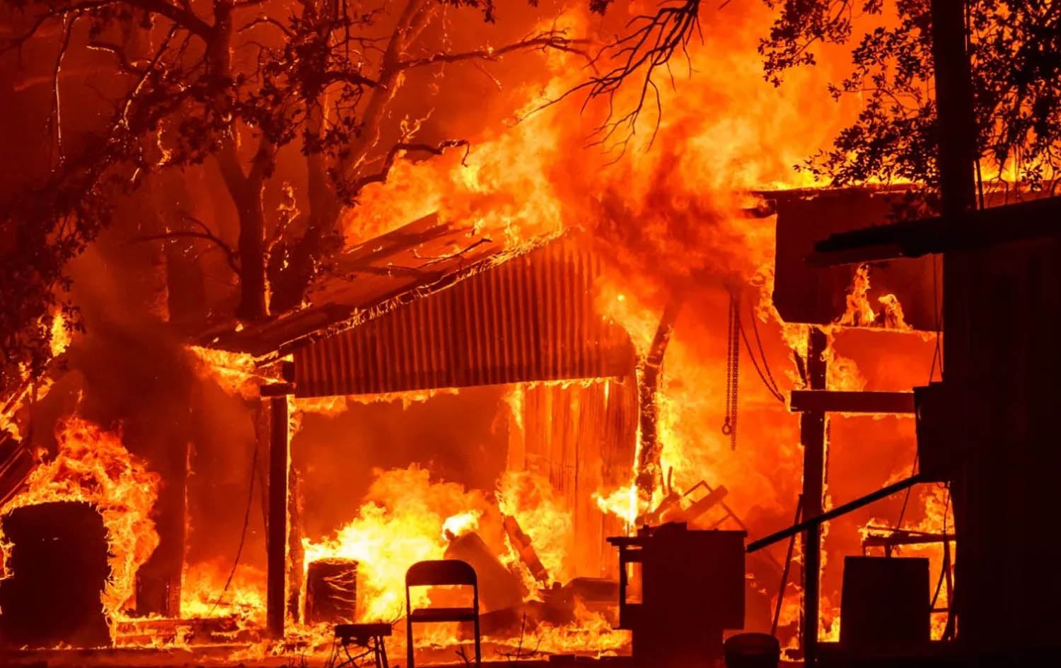 کۆشكی سپی: بایدن لە ئاگرەکەی کالیفۆڕنیا ئاگادار... | رووداو.نێت