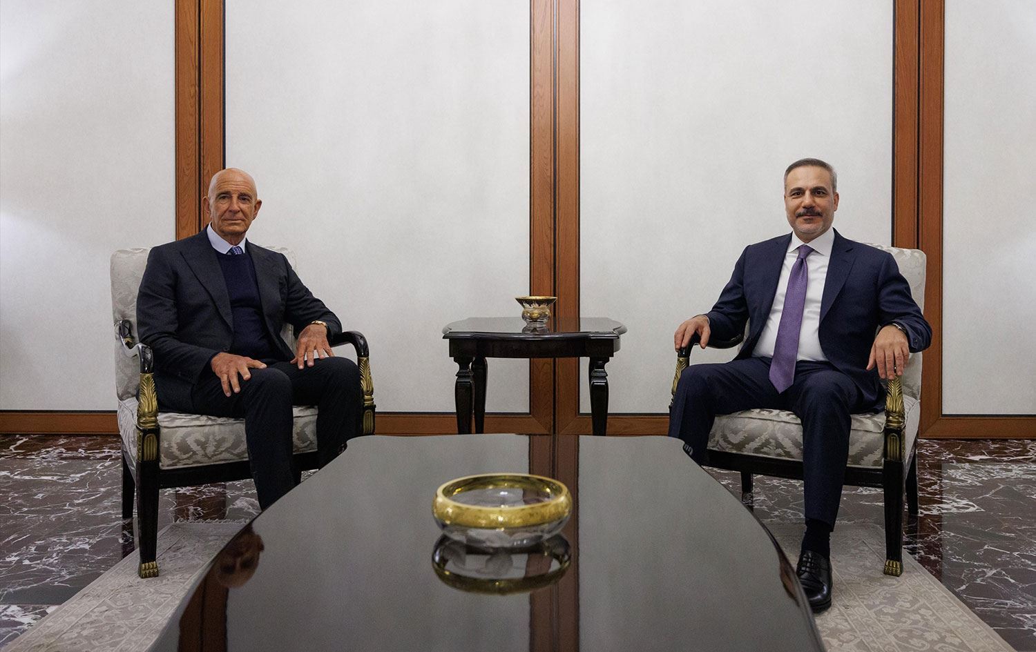 Tom Barrack’tan Hakan Fidan ile görüşmesine... | Rudaw.net